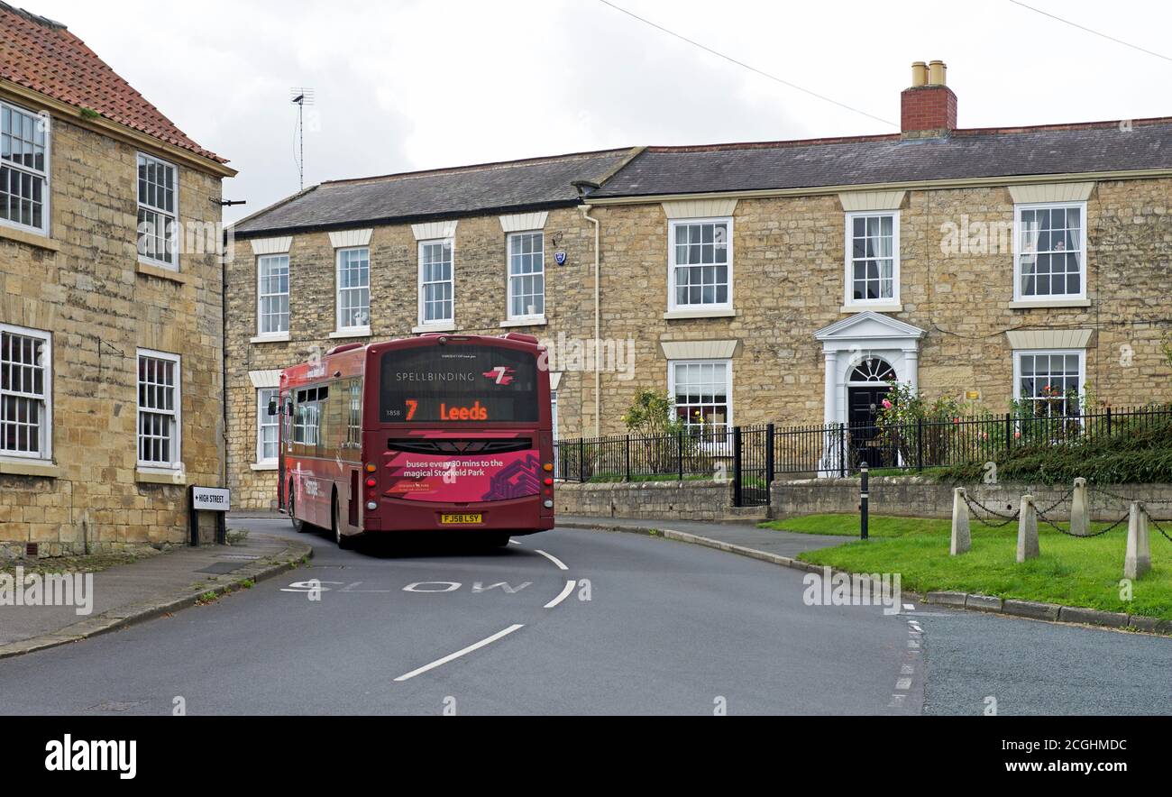 Single decker bus hi-res stock photography and images - Alamy