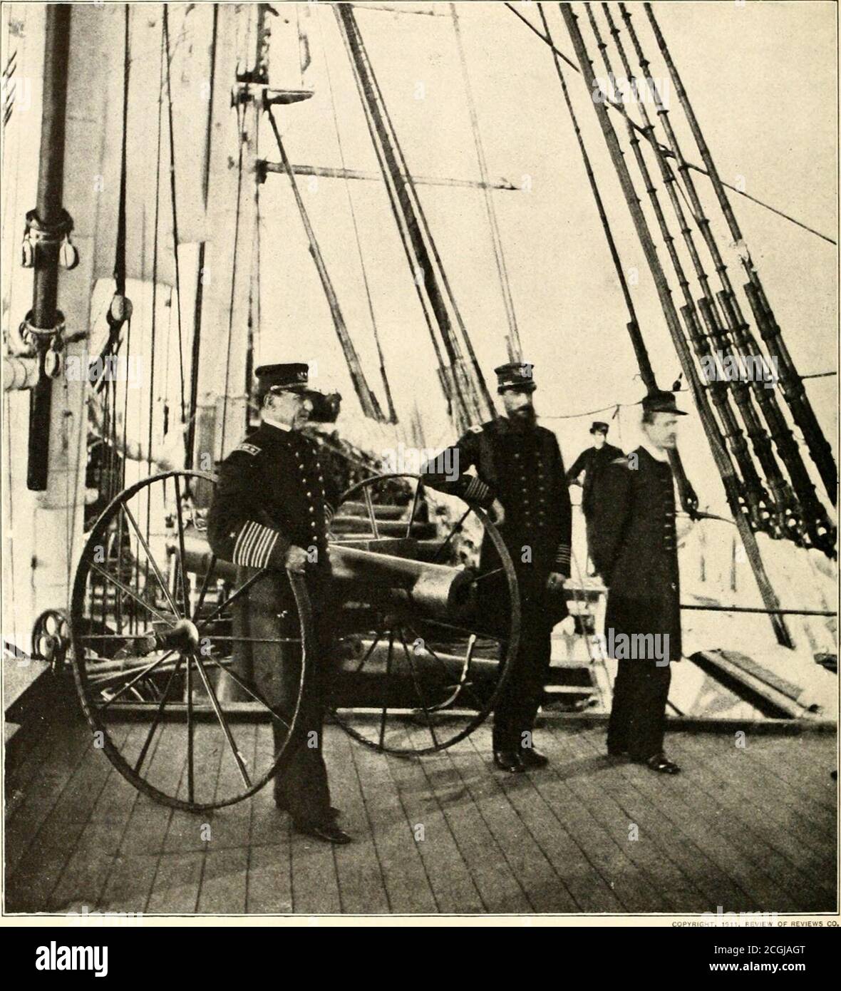 . The Civil War through the camera : hundreds of vivid photographs ...