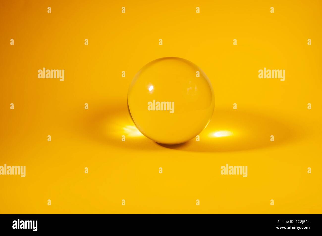 Acrylic sphere hi-res stock photography and images - Alamy