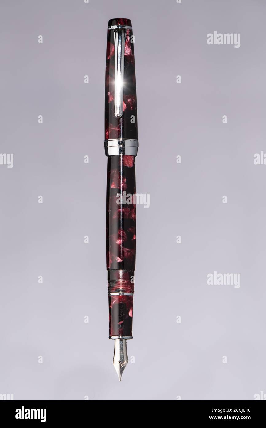Black marble fountain pen hi-res stock photography and images - Alamy