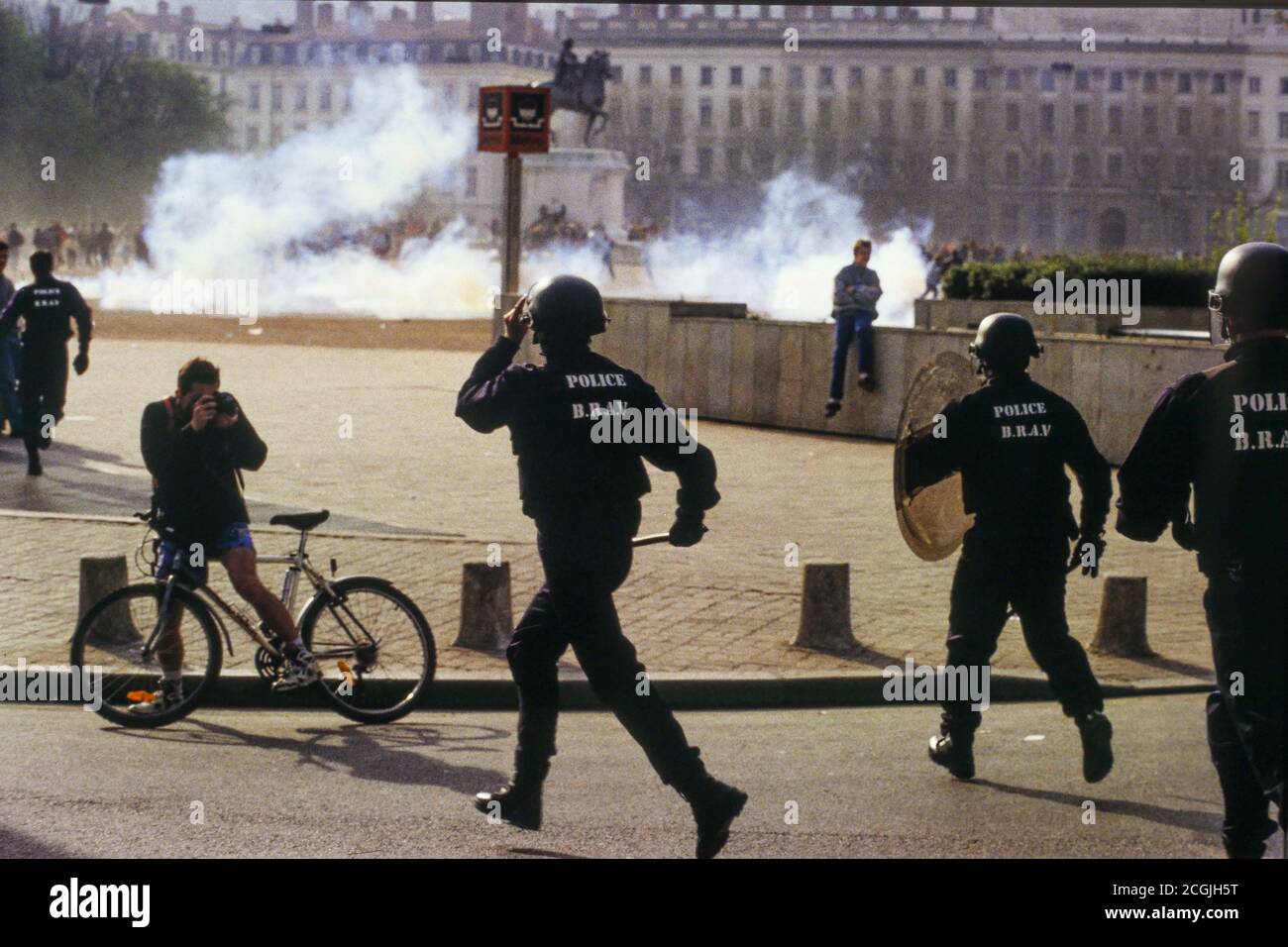 French riot police forces face young protesters demonstrating against ...