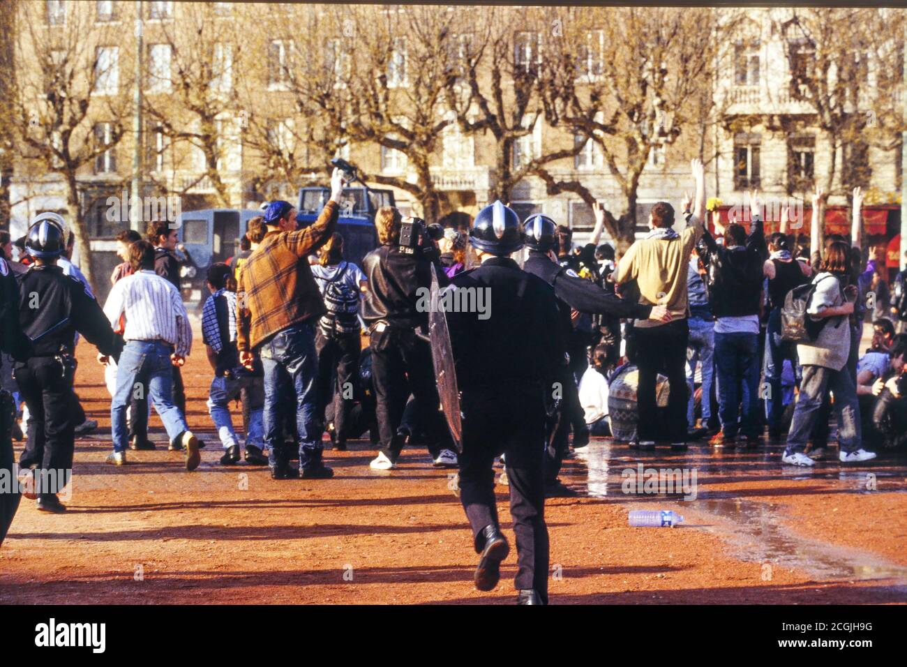 French riot police forces face young protesters demonstrating against ...
