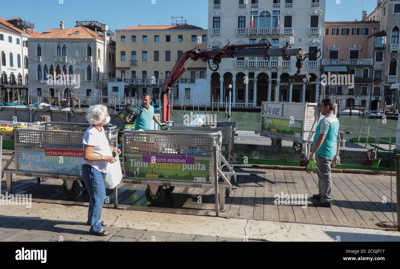 GARBAGE COLLECTION IN VENICE, ITALY Stock Photo - Alamy