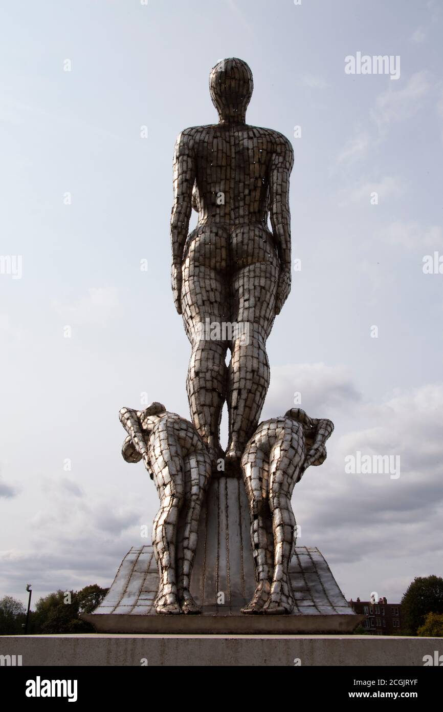 Figurehead by Rick Kirby at Fulham Reach, Parr's Way, Hammersmith ...