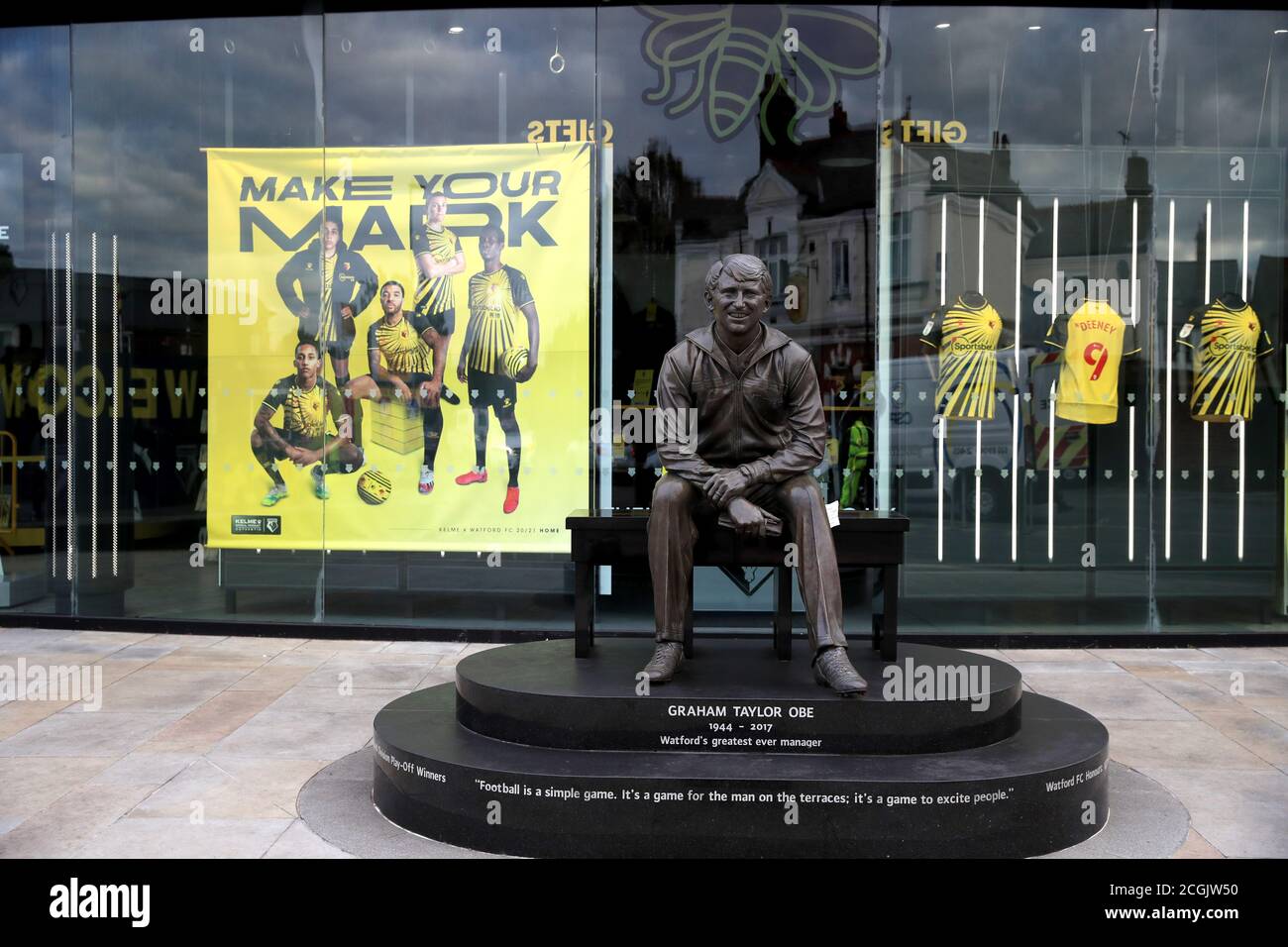 Graham taylor statue hi-res stock photography and images - Alamy