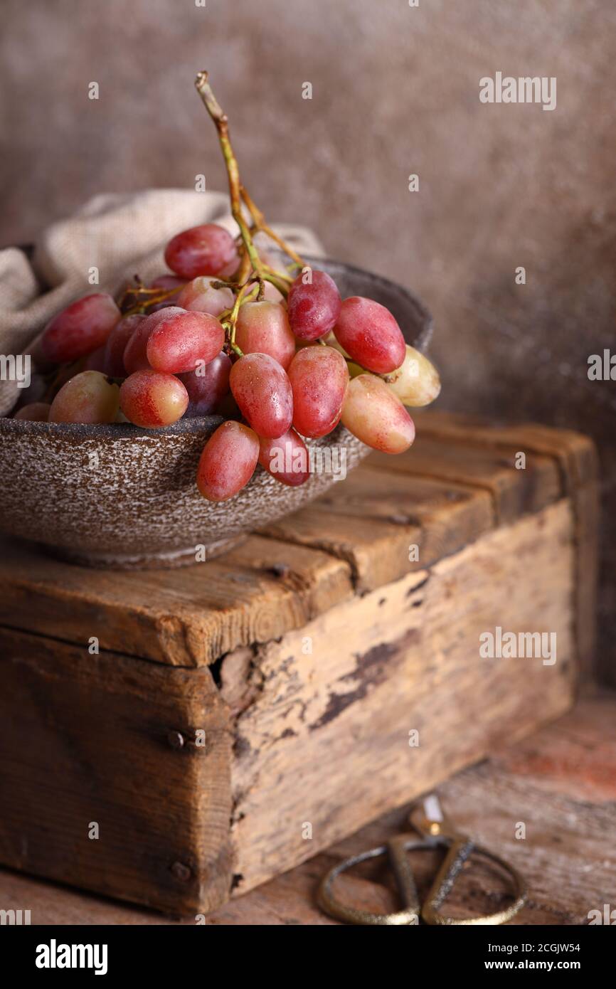 still life ripe organic grapes Stock Photo - Alamy
