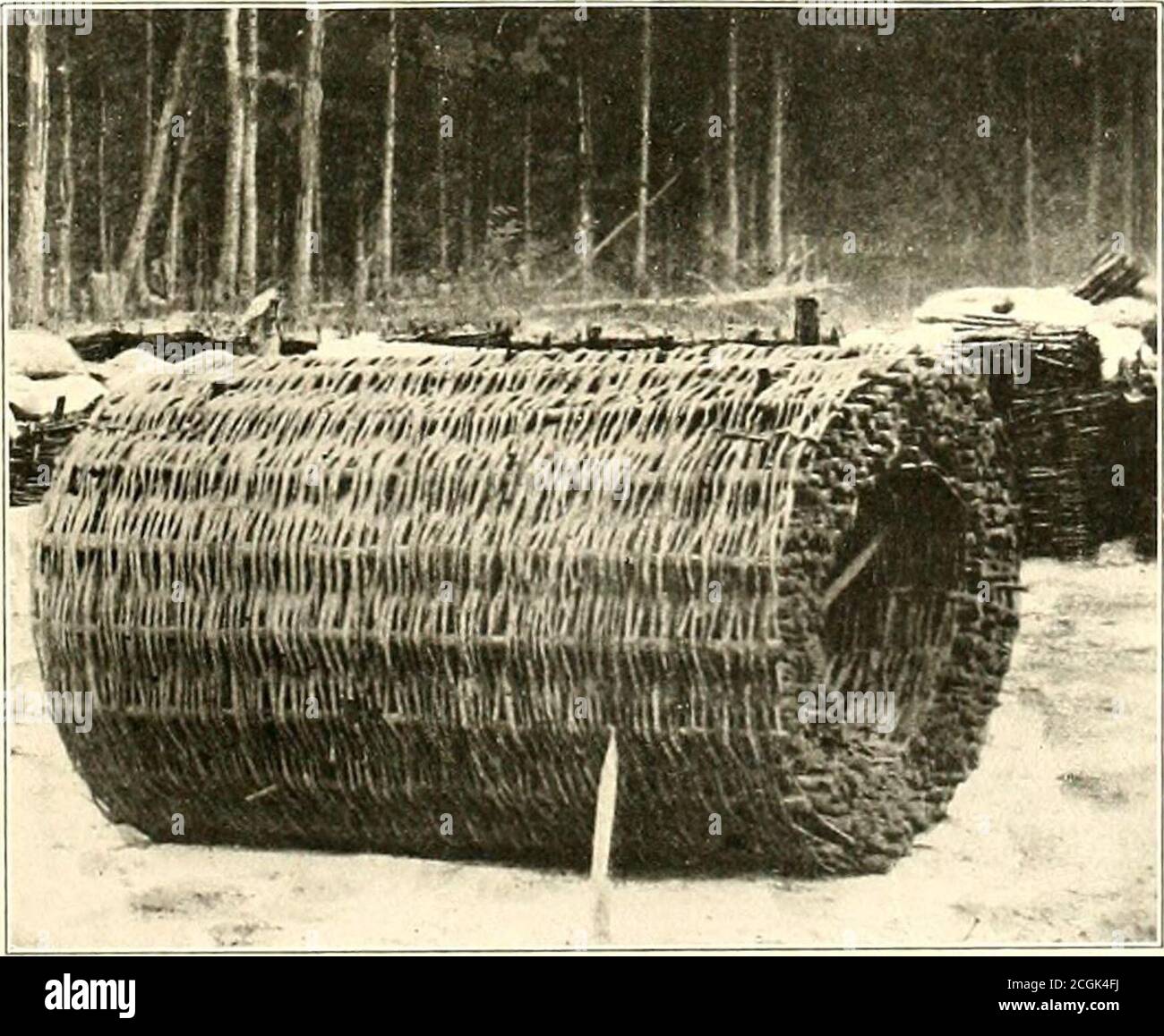 . The photographic history of the Civil War : in ten volumes . a siege ...