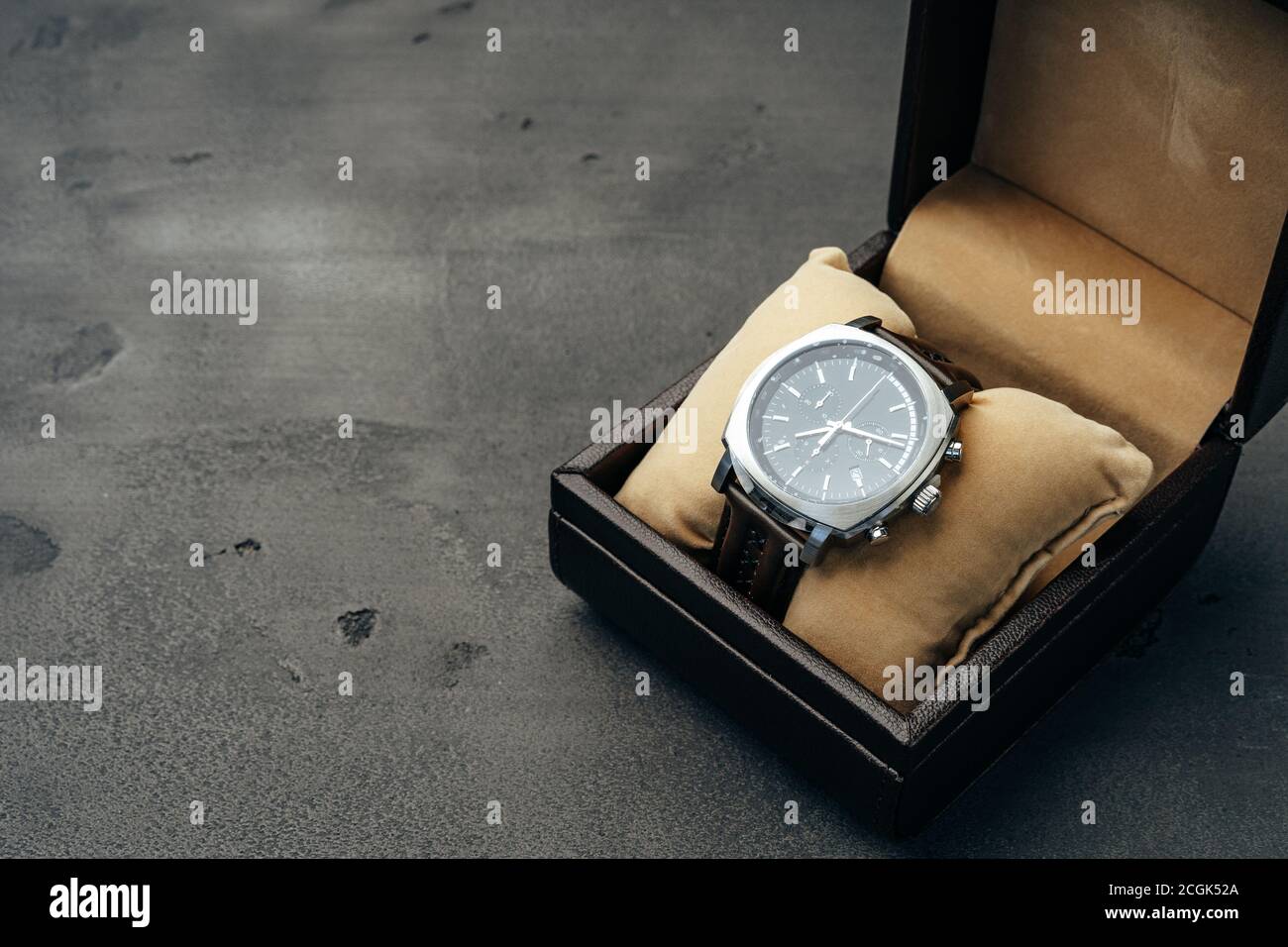 Clock on dark surface hi-res stock photography and images - Alamy