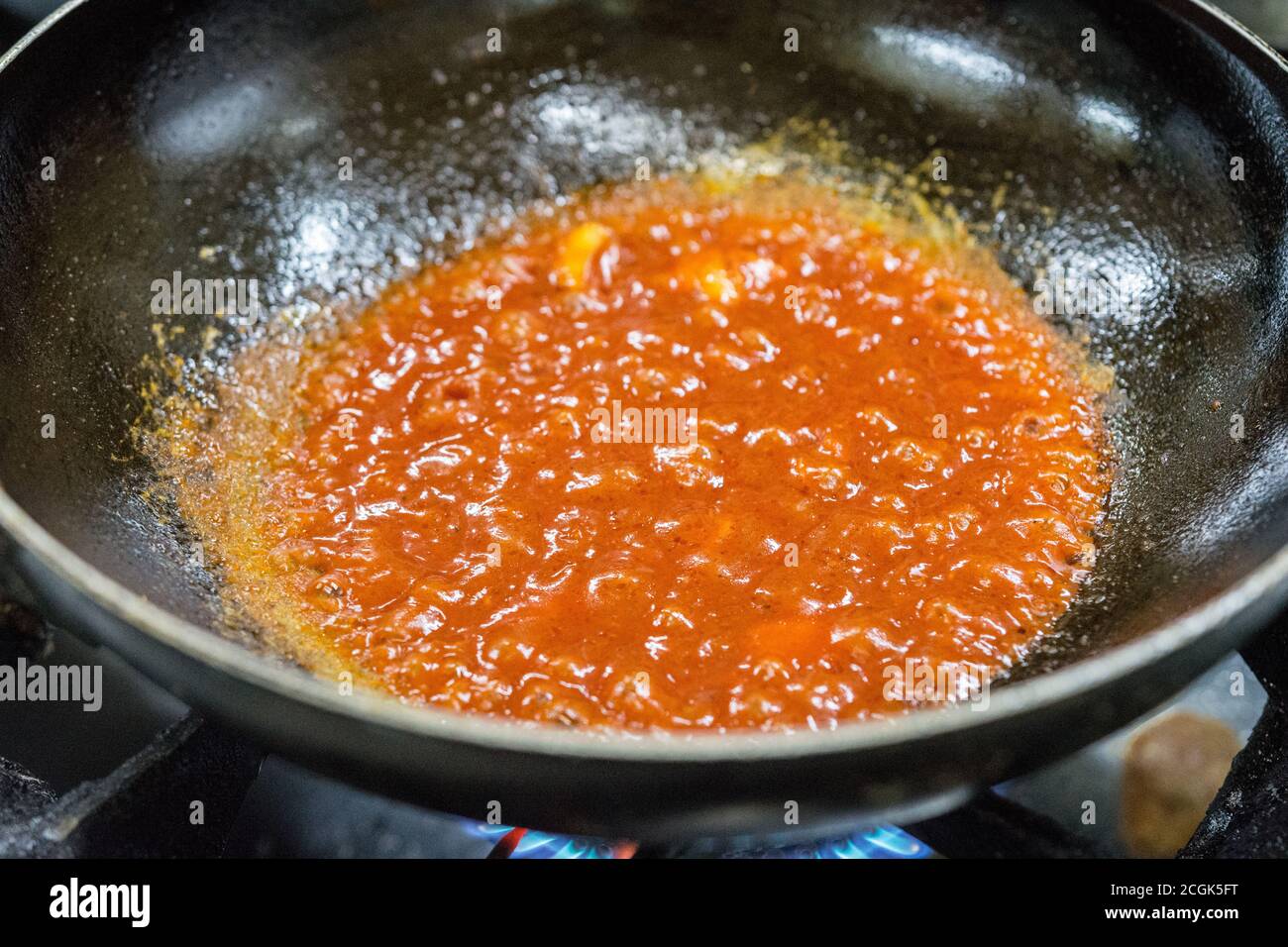 Cooking red sauce hi-res stock photography and images - Alamy