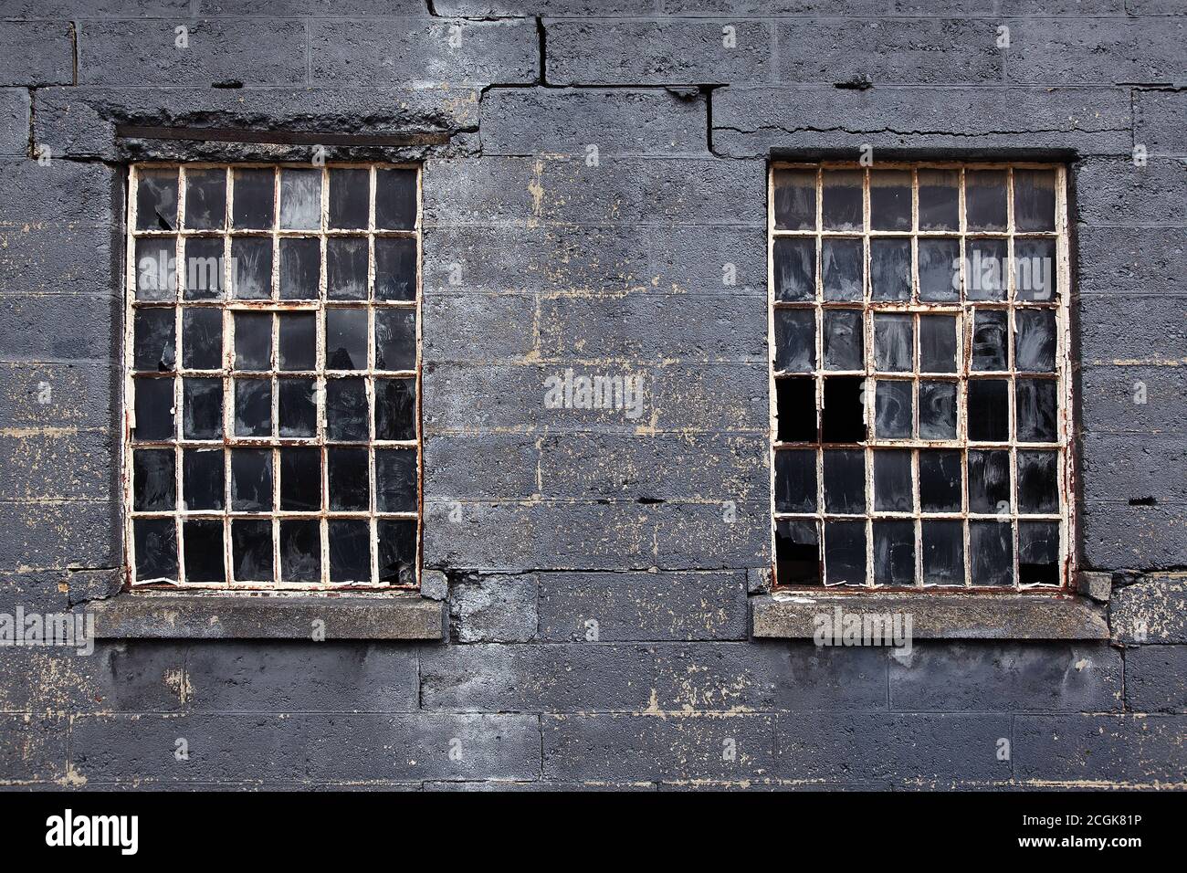 Crittall windows hi-res stock photography and images - Alamy