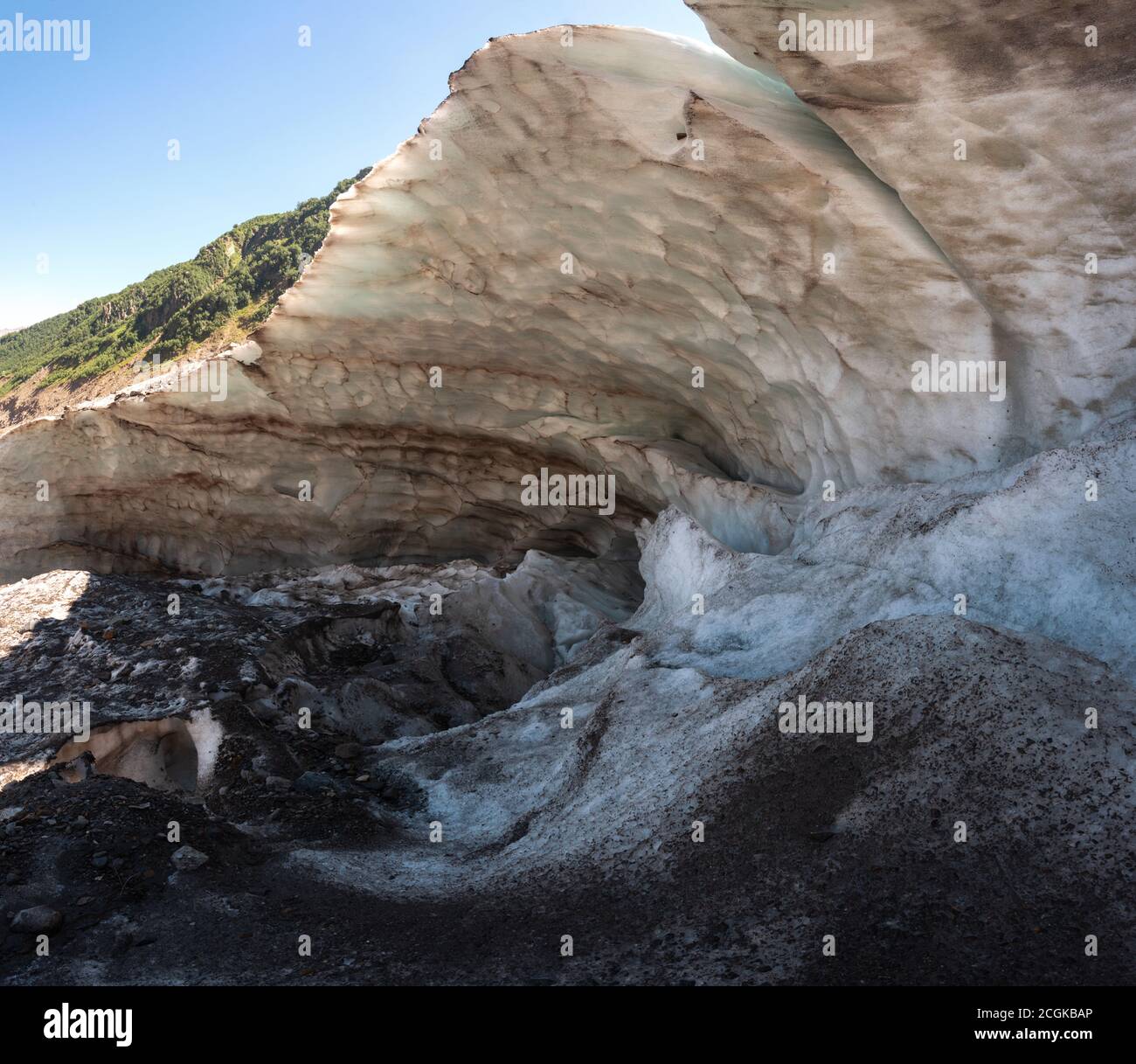 Overhanging wall hi-res stock photography and images - Alamy