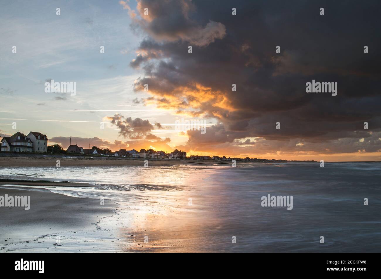 Sword beach queen red hi-res stock photography and images - Alamy