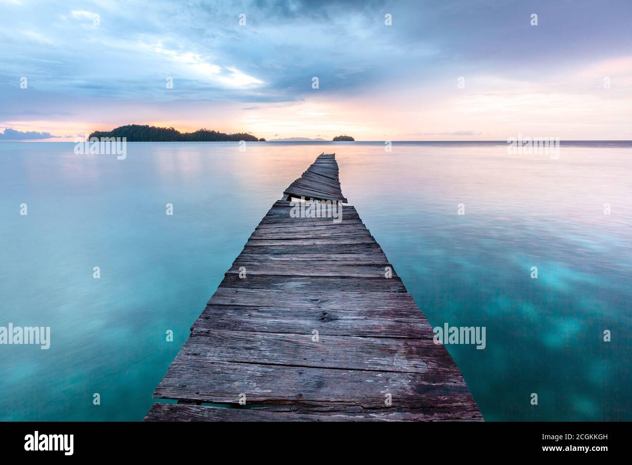 Old wooden pier in Indian ocean Stock Photo - Alamy
