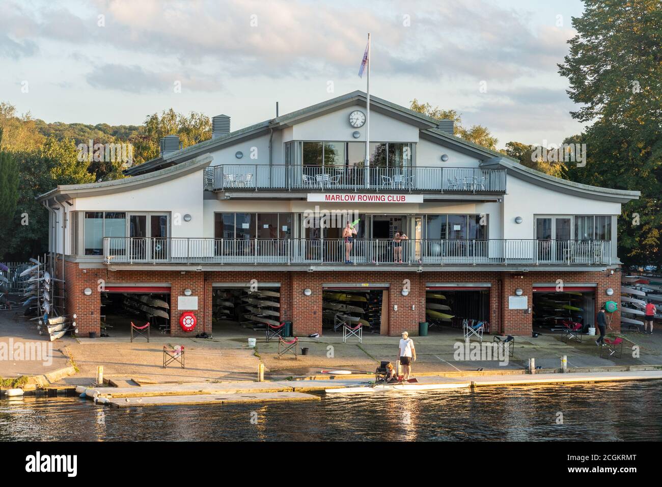 Thames rowing club hi-res stock photography and images - Alamy