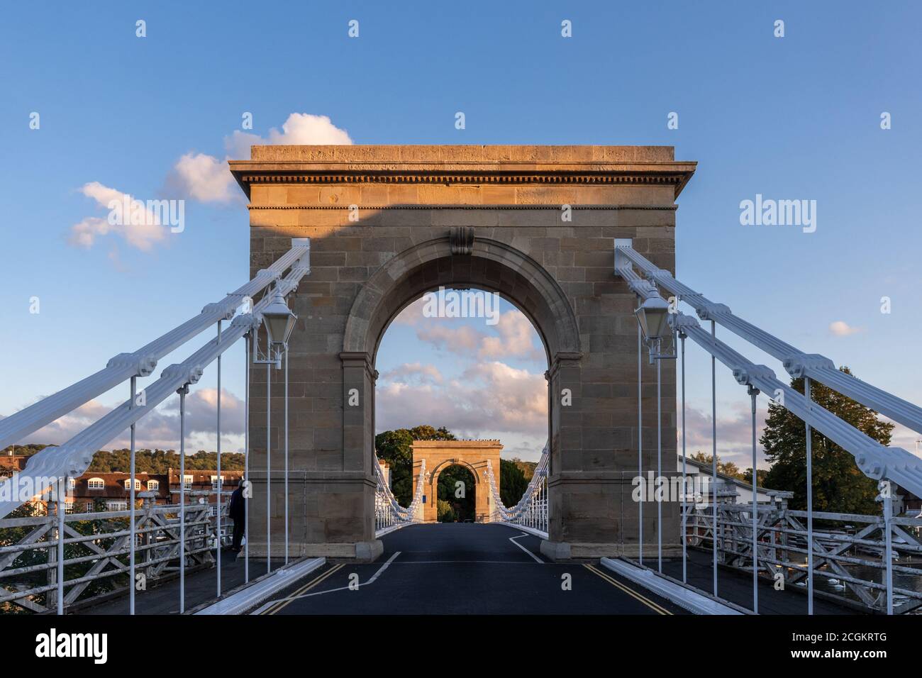Most famous british bridge hi-res stock photography and images - Alamy