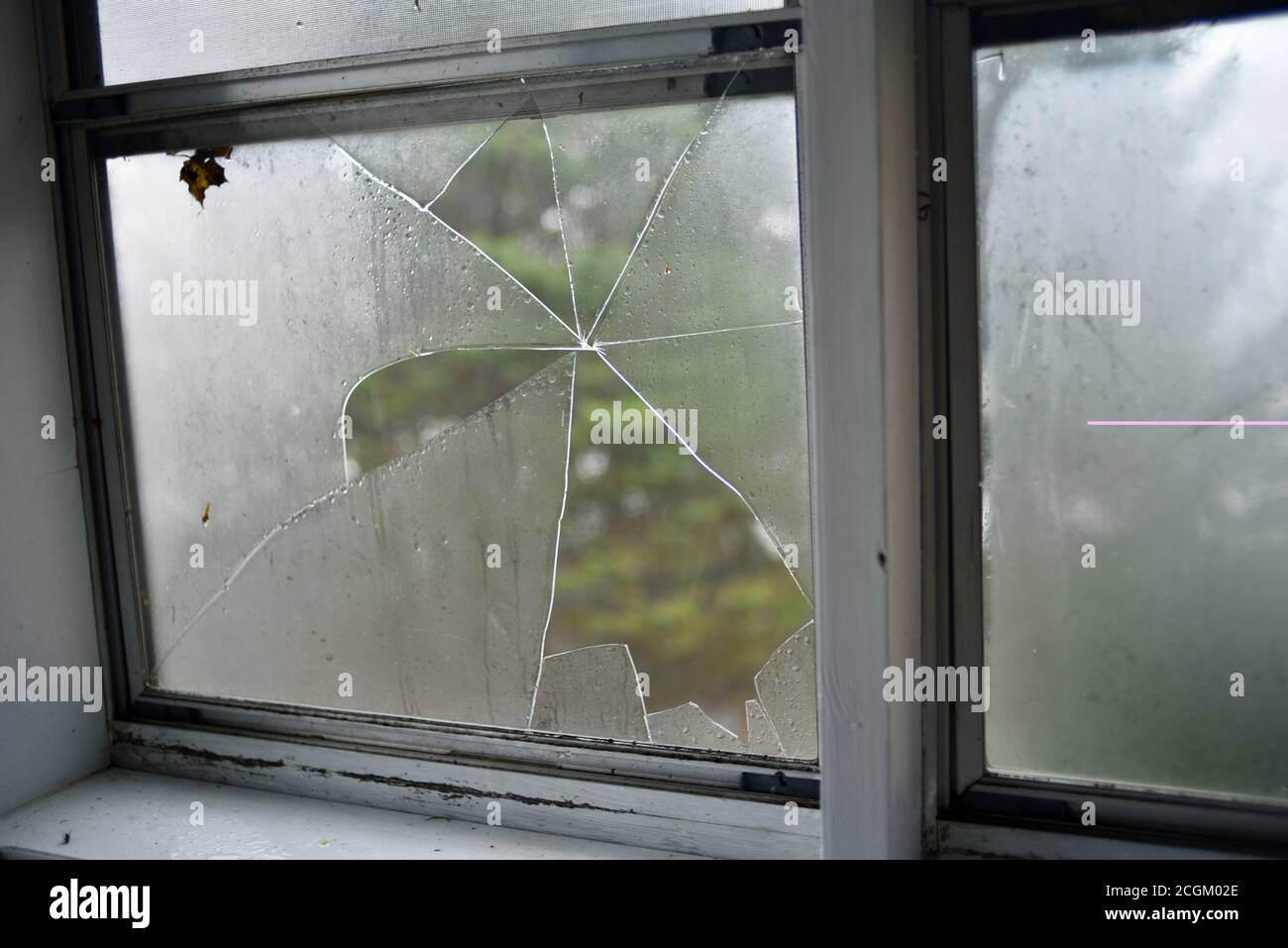Large hail stones in severe storm smashing and breaking windows ...