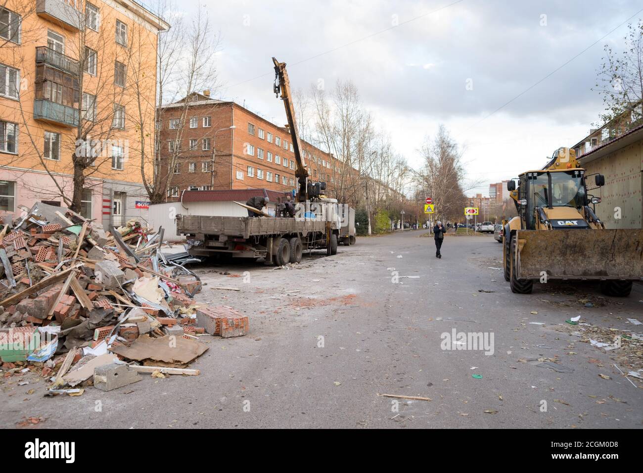 Demolition truck hi-res stock photography and images - Alamy