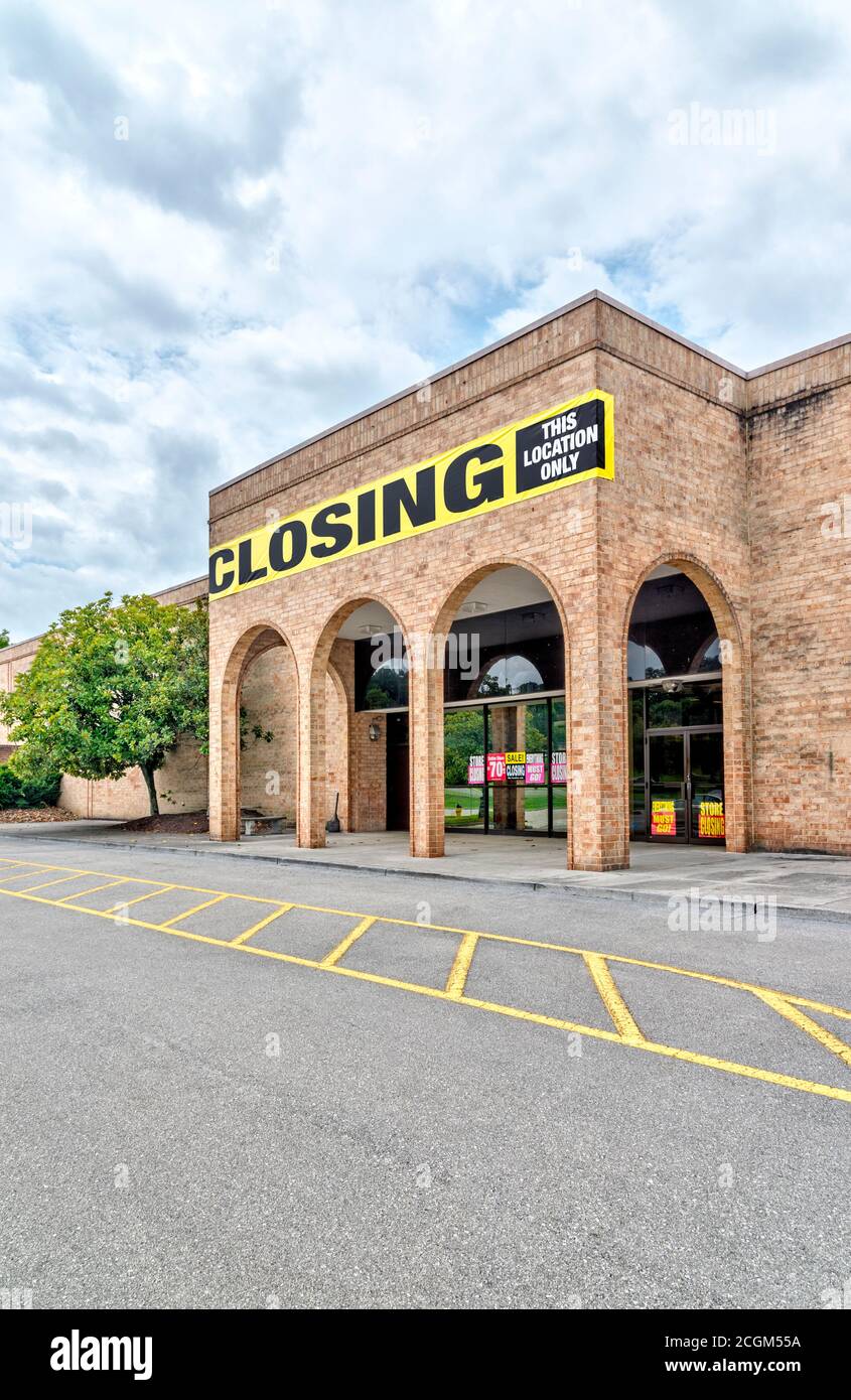 One below store hi-res stock photography and images - Alamy