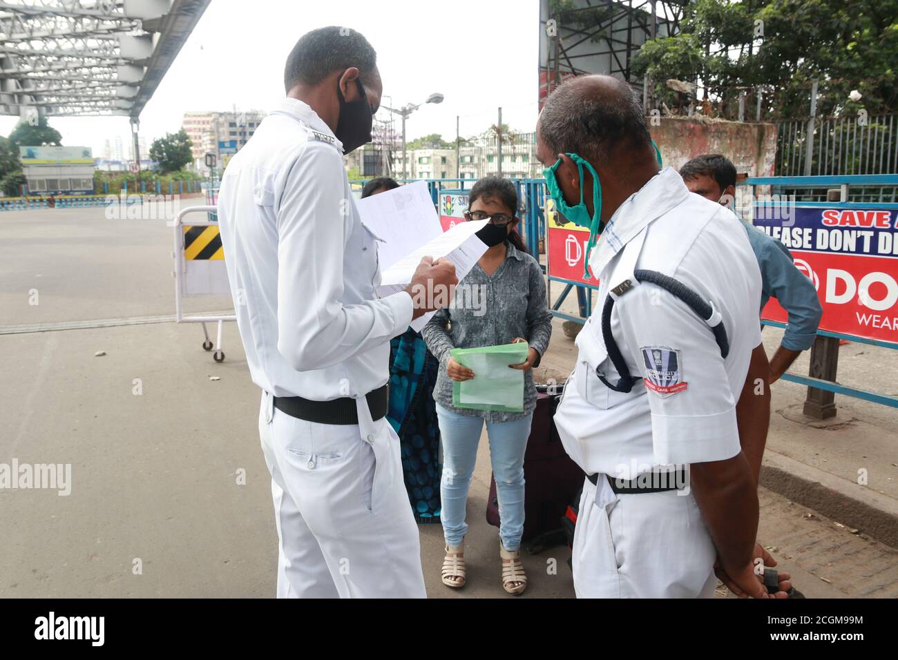 Indian police cheeking hi-res stock photography and images - Alamy