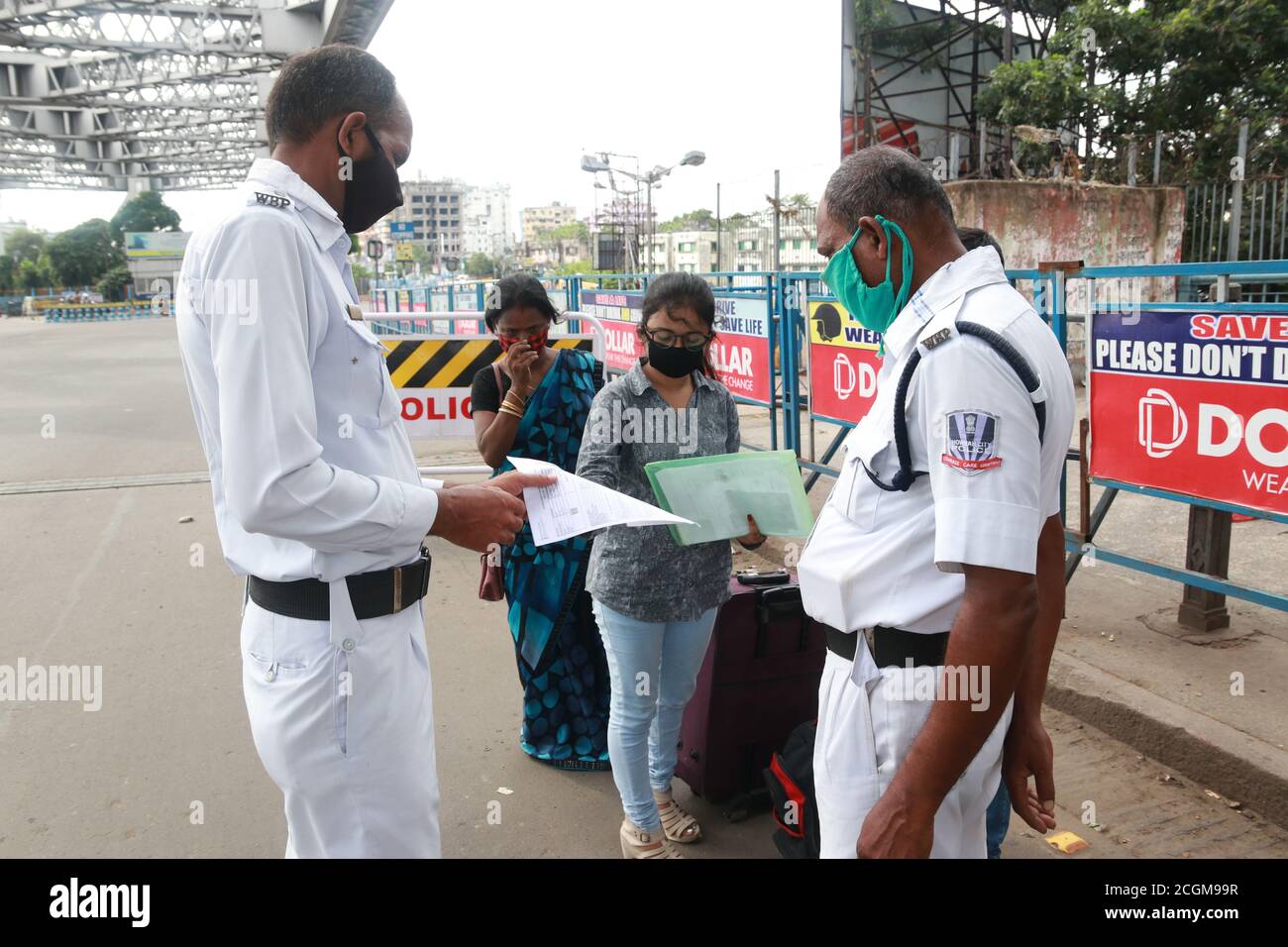 Indian police cheeking hi-res stock photography and images - Alamy