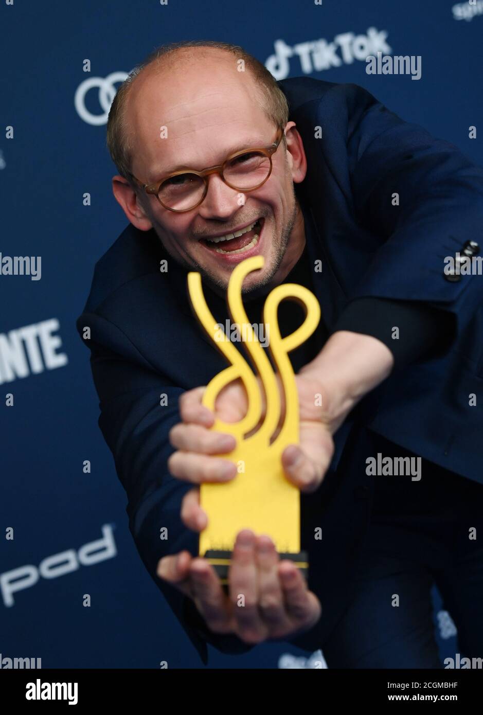 Berlin, Germany. 11th Sep, 2020. The actor Bernhard Conrad holds his award after the ...