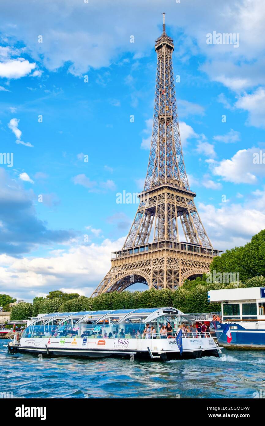 Seine river boat ride paris hi-res stock photography and images - Alamy