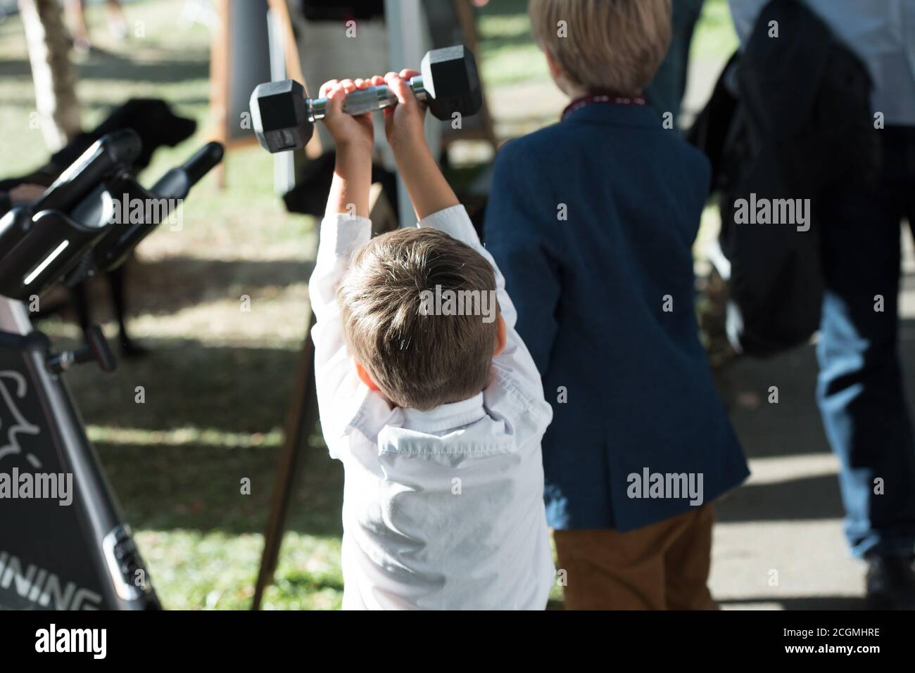 Lifting weights child hi-res stock photography and images - Alamy