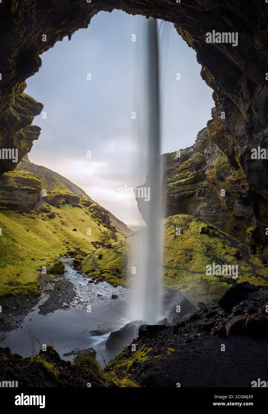 Small cave waterfall hi-res stock photography and images - Alamy