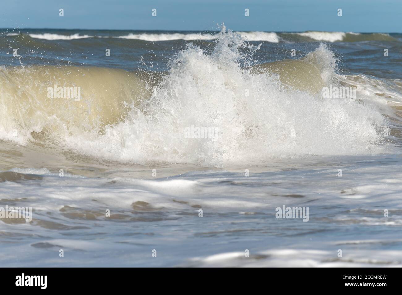 Wave in the ocean hi-res stock photography and images - Alamy