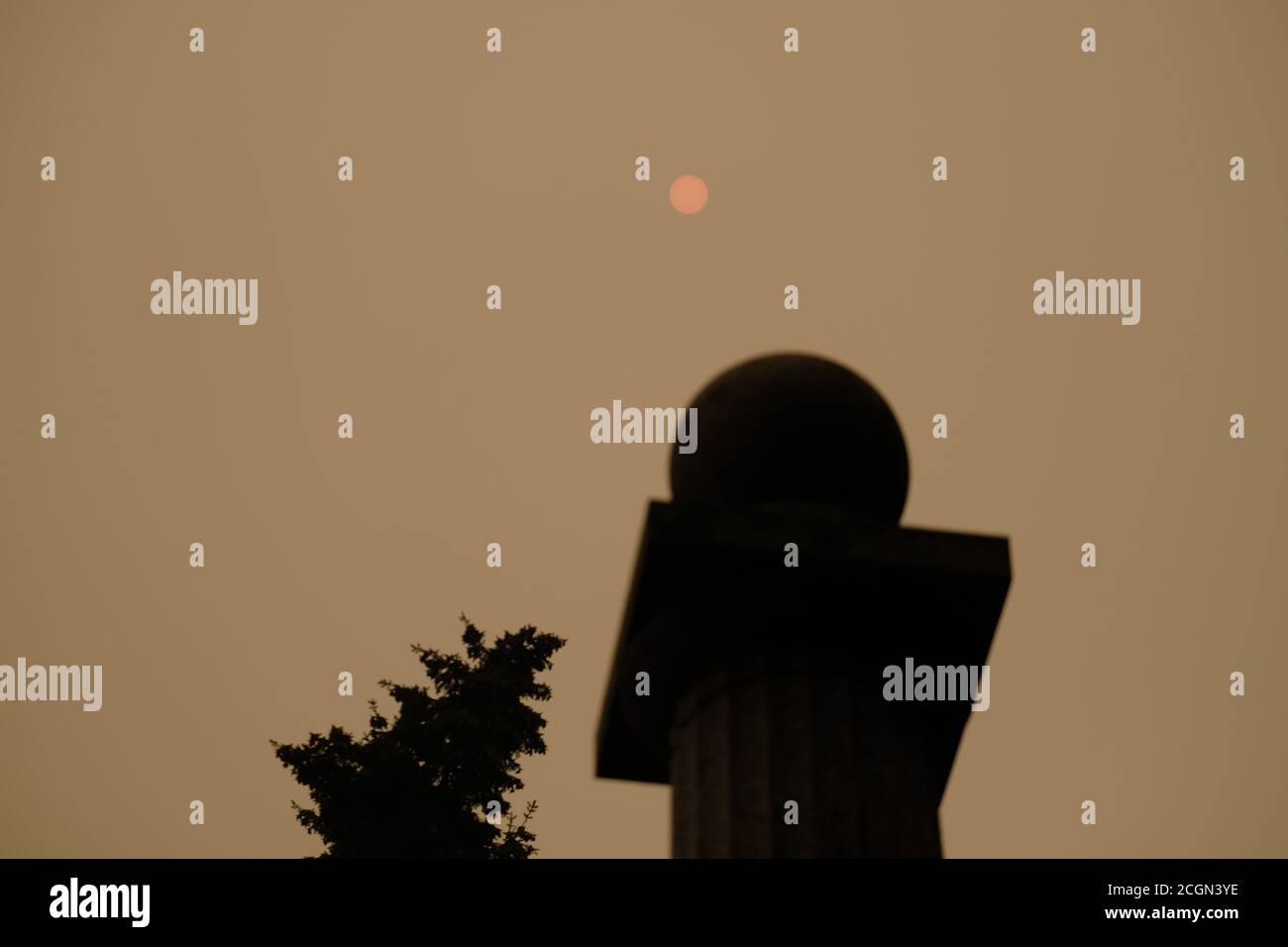 Wildfire column hi-res stock photography and images - Alamy