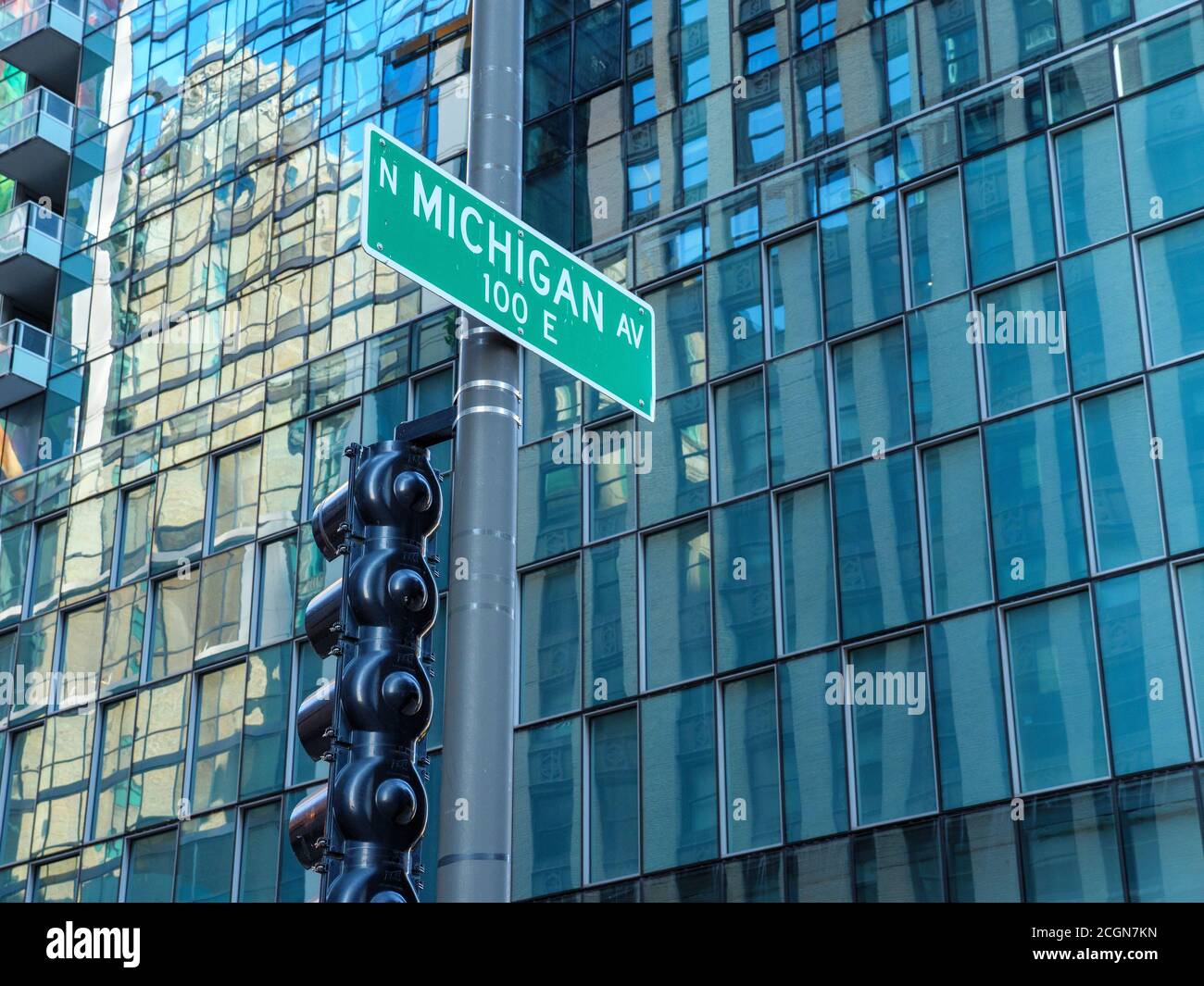 Michigan avenue shopping district hi-res stock photography and images ...