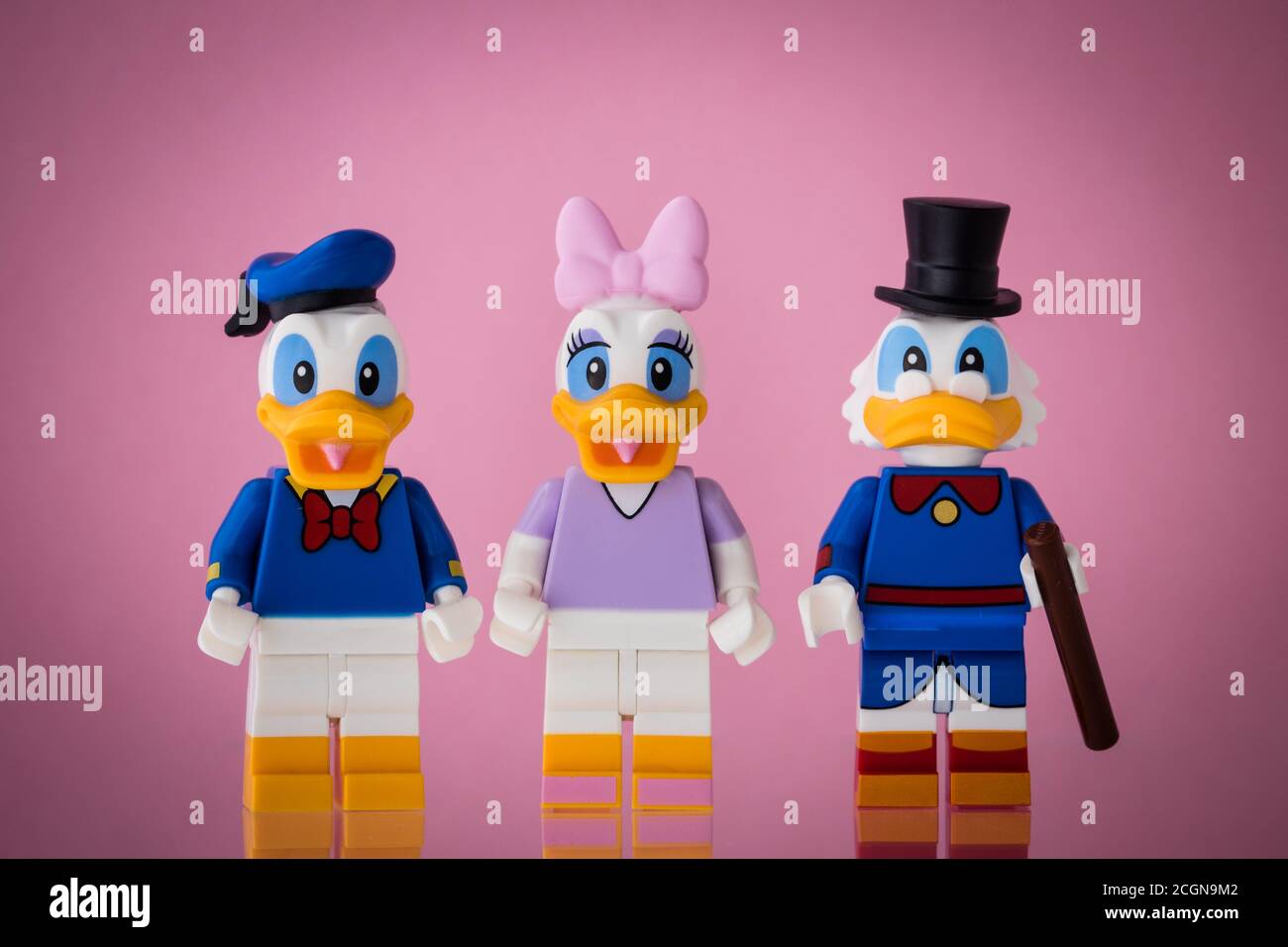 The duck family cartoon disney hi-res stock photography and images - Alamy