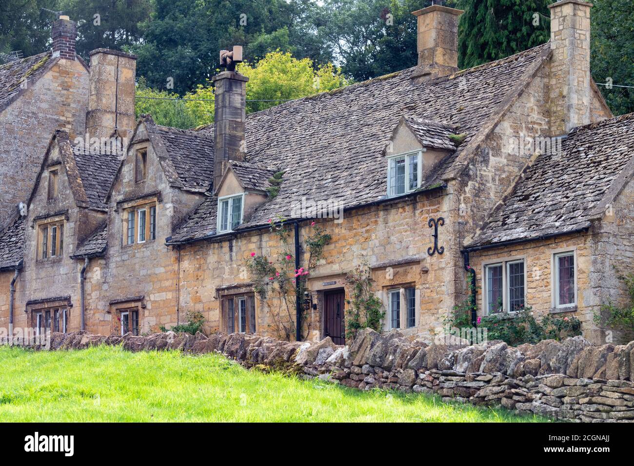 Cottages snowshill hi-res stock photography and images - Alamy