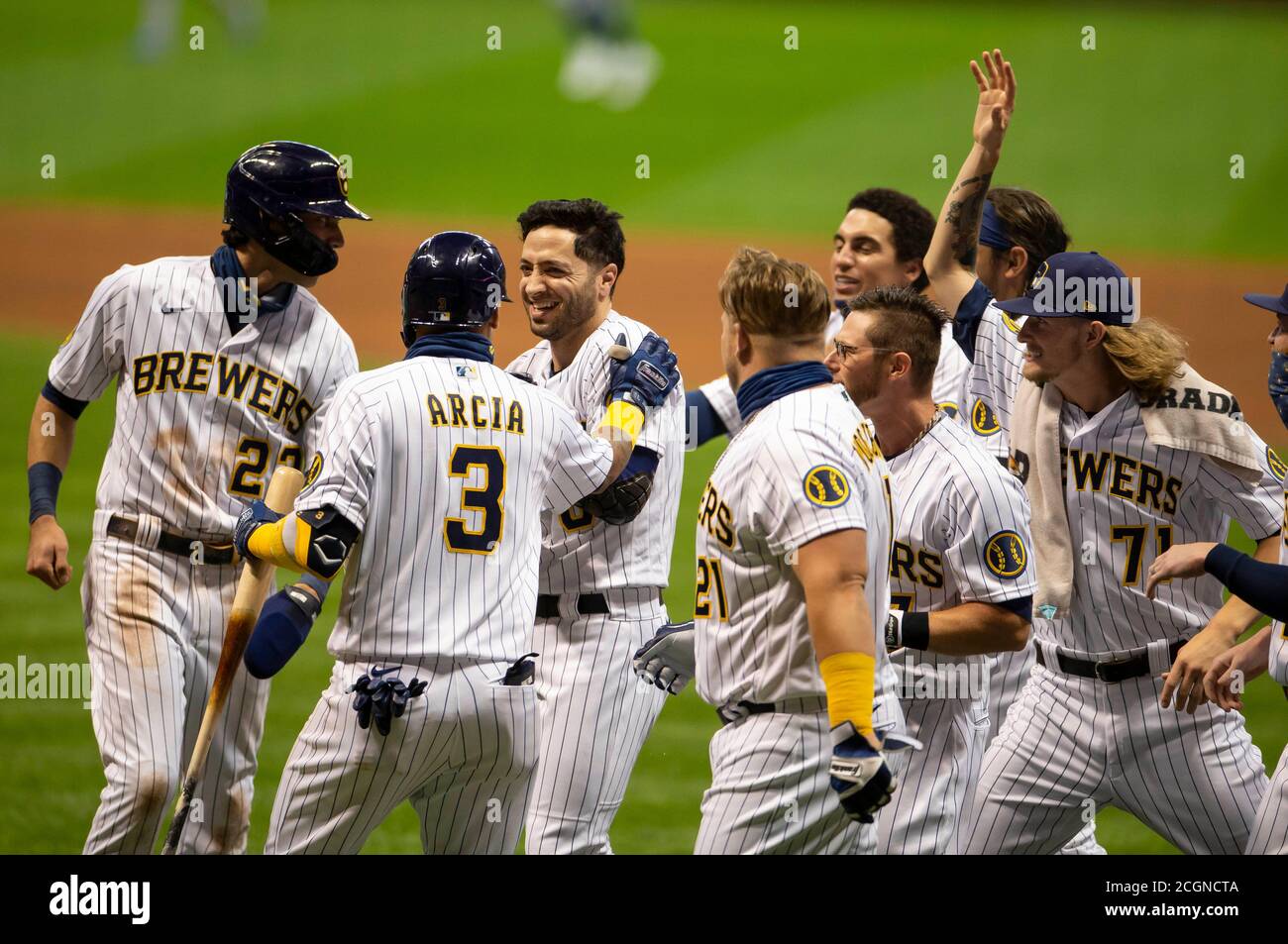 Cubs brewers walk off hi-res stock photography and images - Alamy
