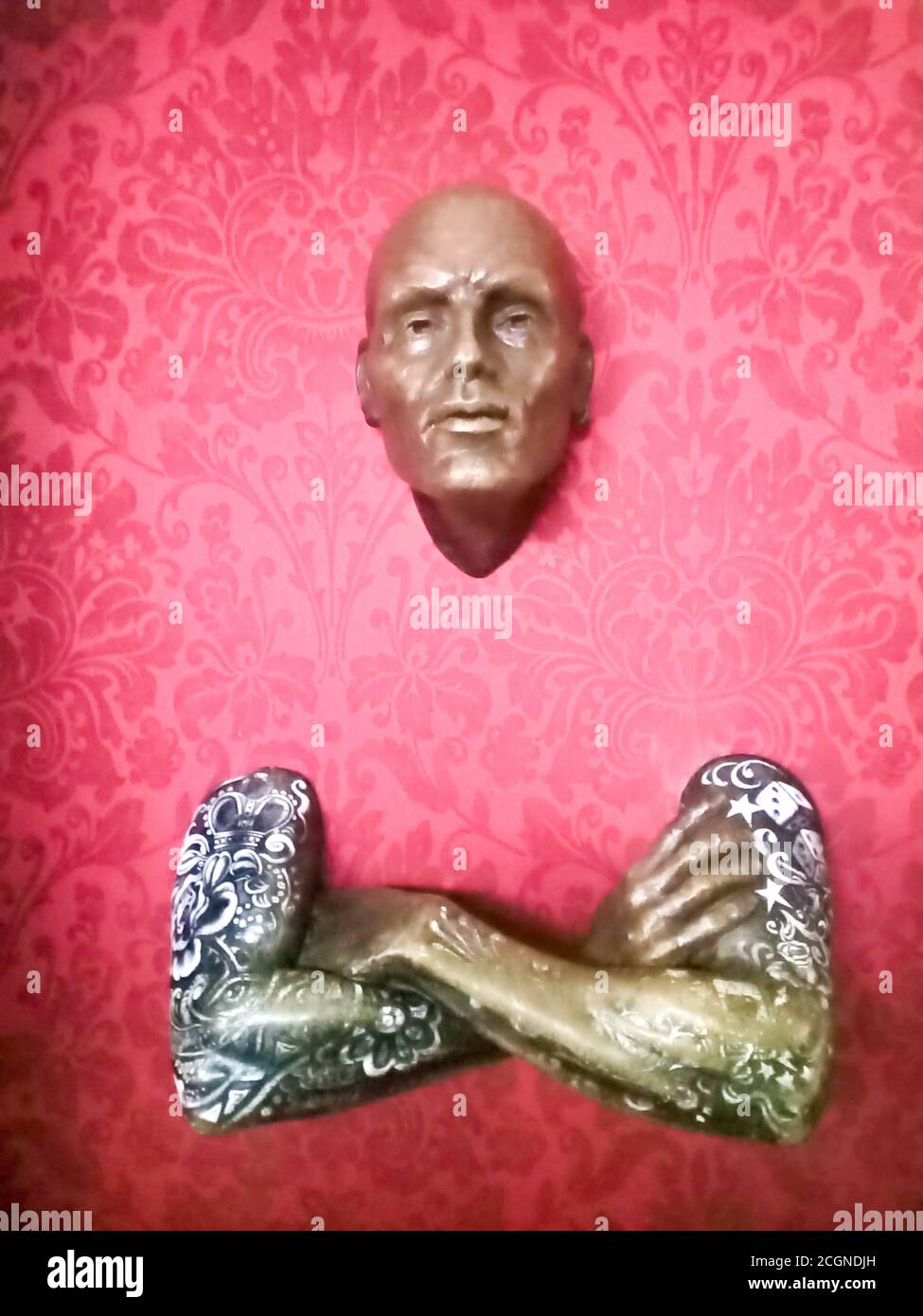 Bronze statue man sitting on hi-res stock photography and images - Alamy