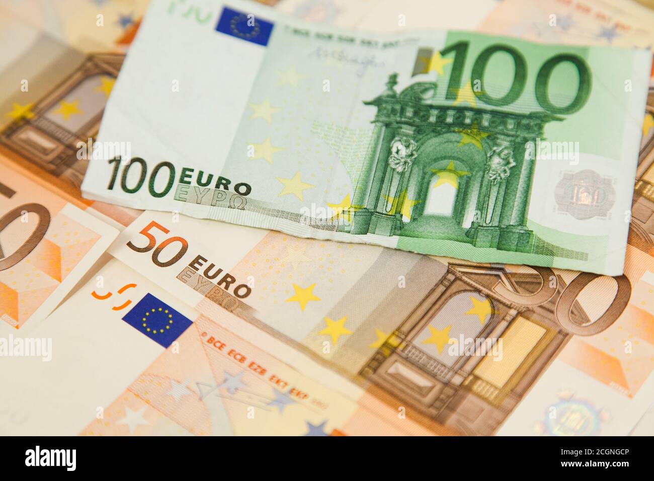 One hundred euro banknote hi-res stock photography and images - Alamy