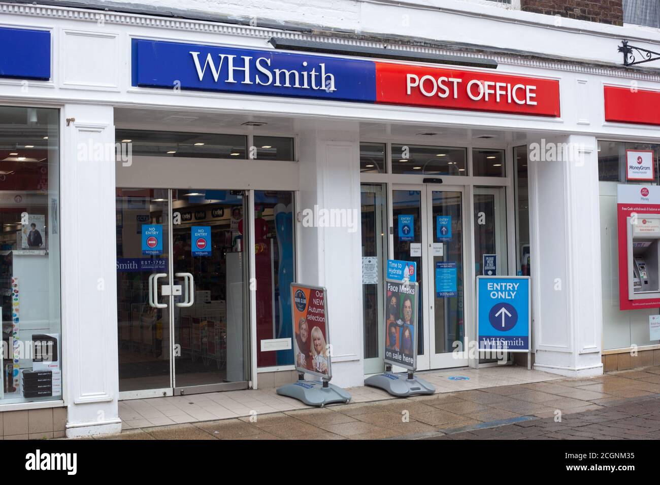 Whsmith post office store hi-res stock photography and images - Alamy