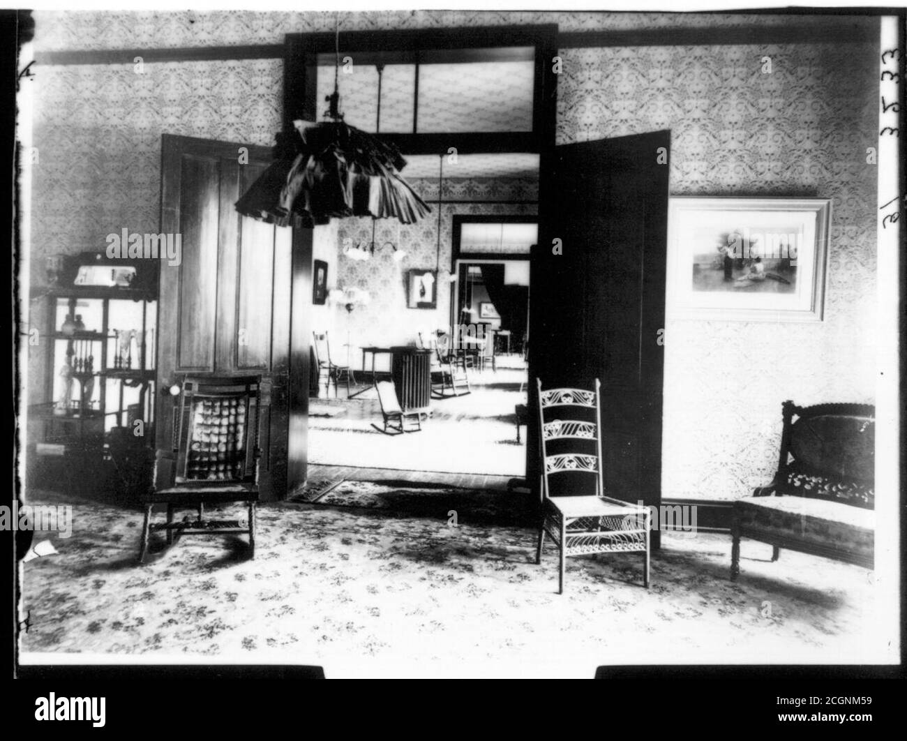 Old parlor room hi-res stock photography and images - Alamy