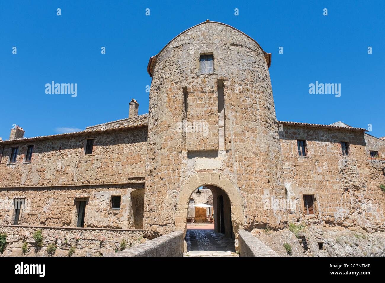 Sorano castle hi-res stock photography and images - Alamy