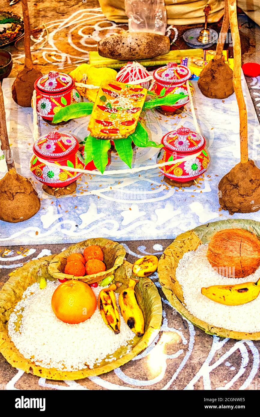 Bengali worship hi-res stock photography and images - Alamy