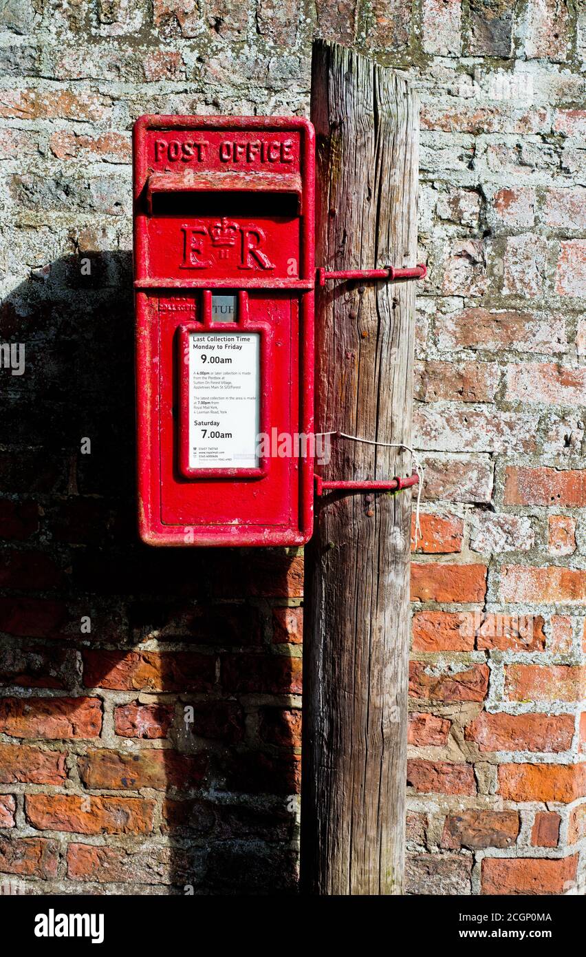 Roayl mail hi-res stock photography and images - Alamy