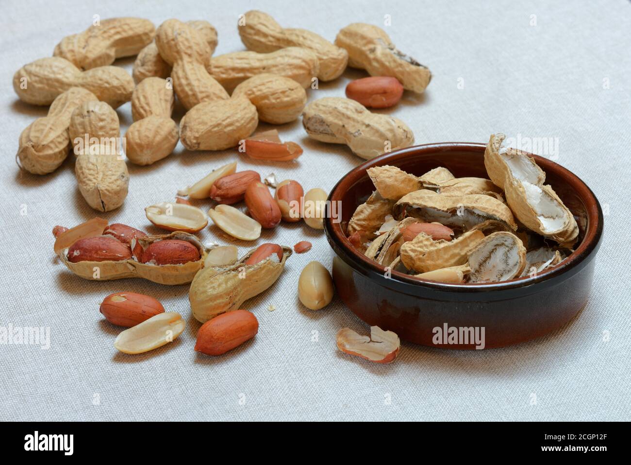 Peanut shell opened hi-res stock photography and images - Alamy