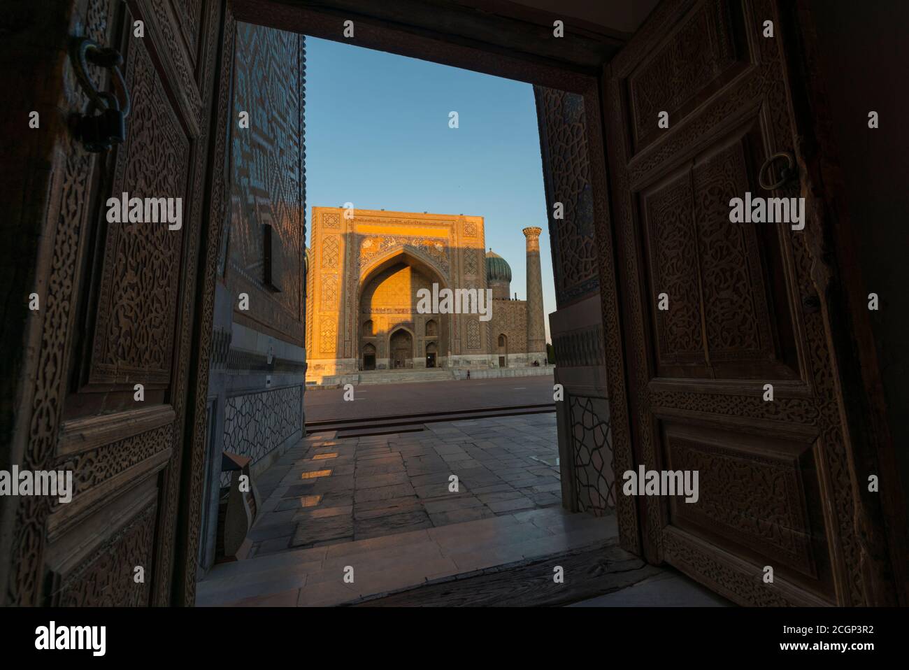 Samarkand registan door hi-res stock photography and images - Alamy