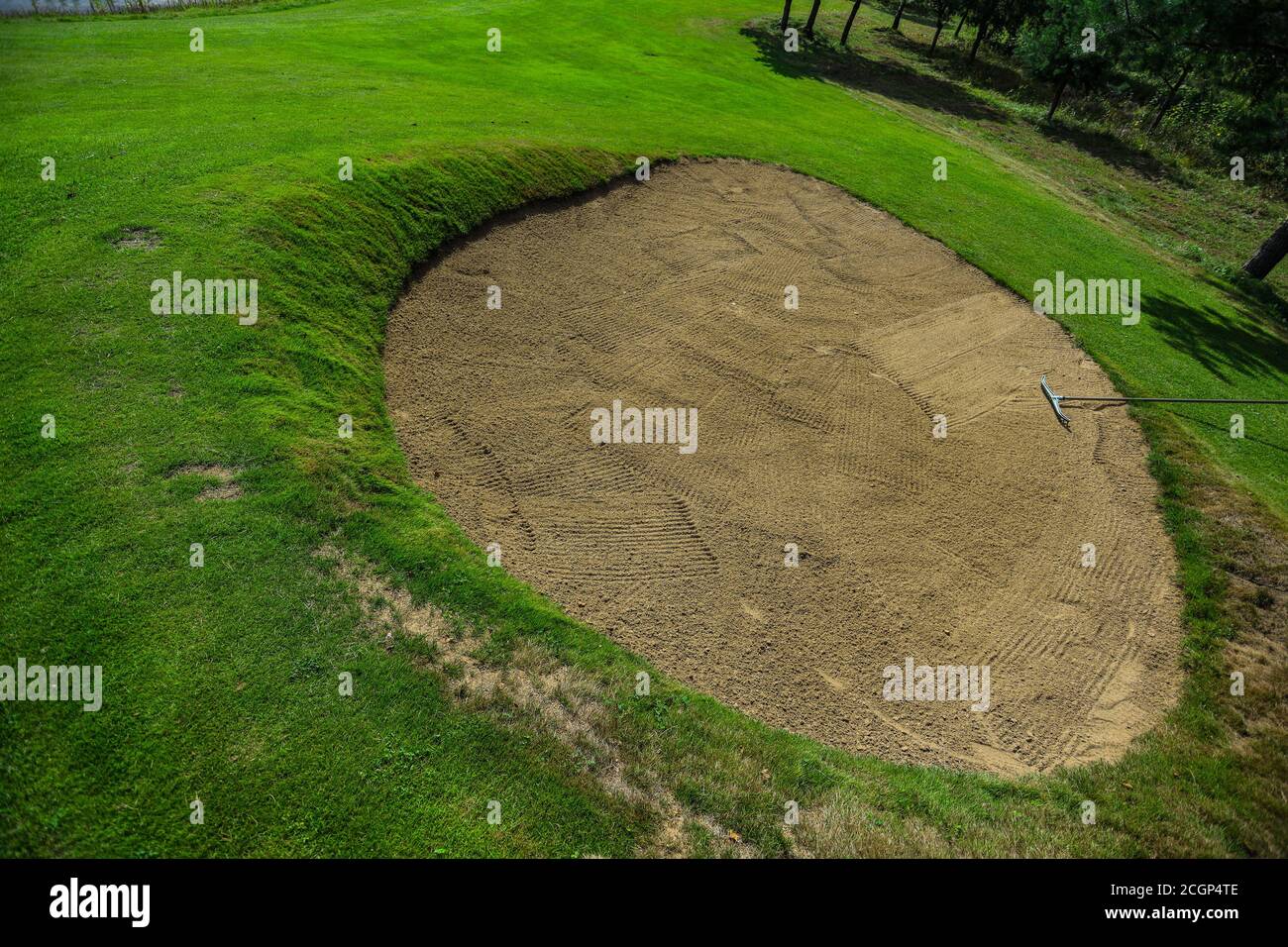 Bunker on golf course hi-res stock photography and images - Alamy
