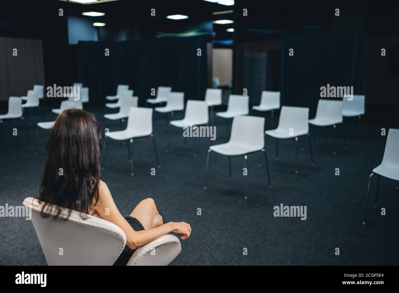 Empty lecture hall hi-res stock photography and images - Alamy