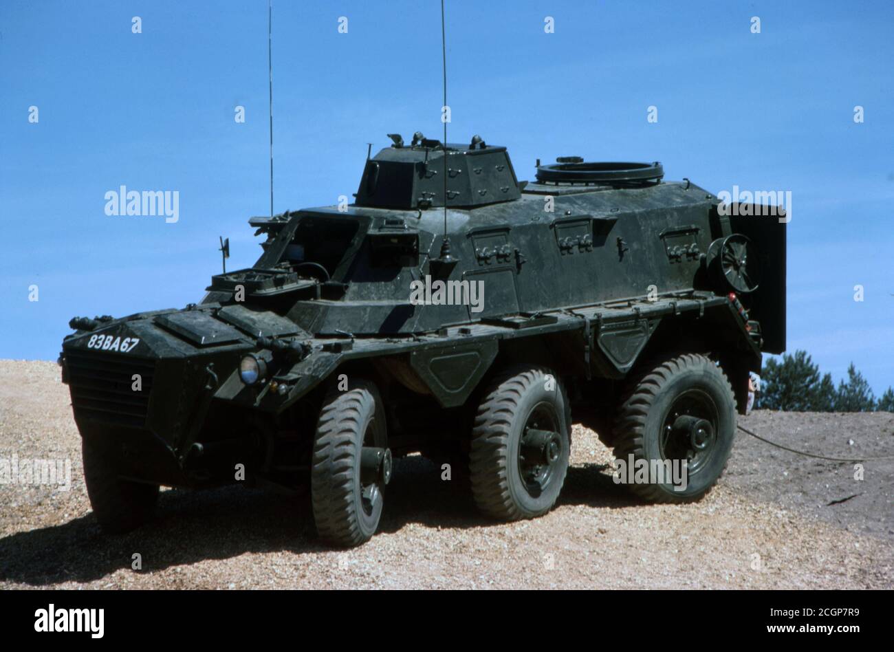BRITISH ARMY Truppentransportpanzer Saracen / Armoured Personnel ...