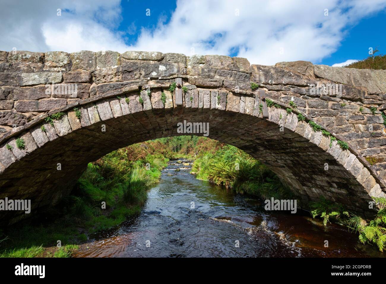 Packhorse bridge at Three Shires Head, Axe Edge Moor, Peak District ...