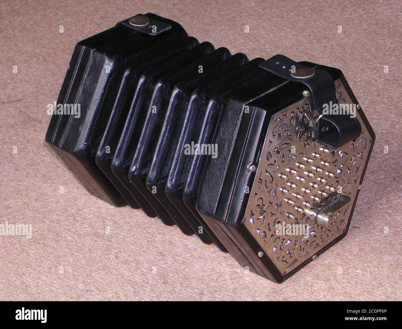 English concertina hi-res stock photography and images - Alamy
