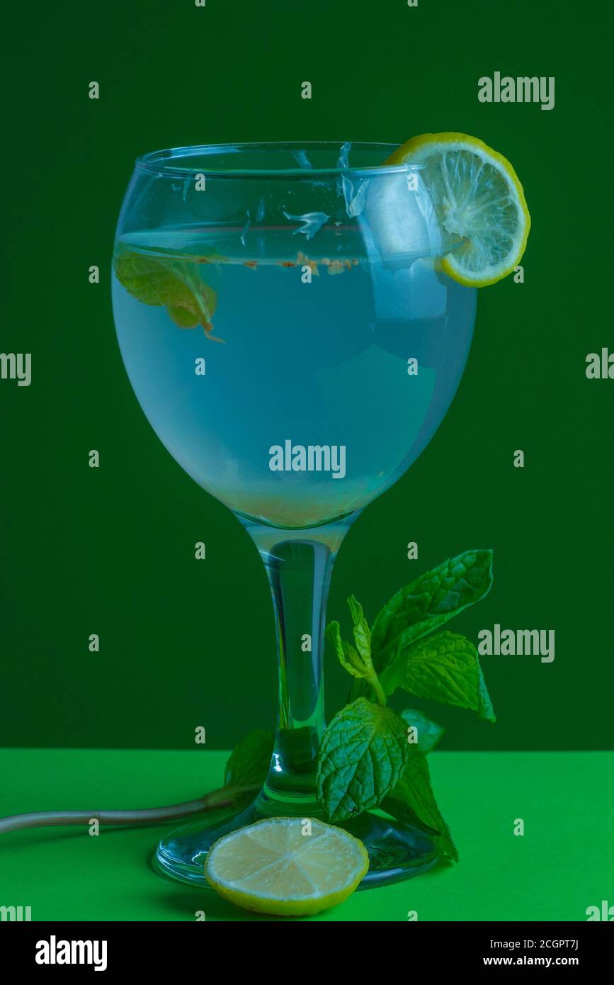 Lemon Juice with Mint and lemon slice Stock Photo - Alamy