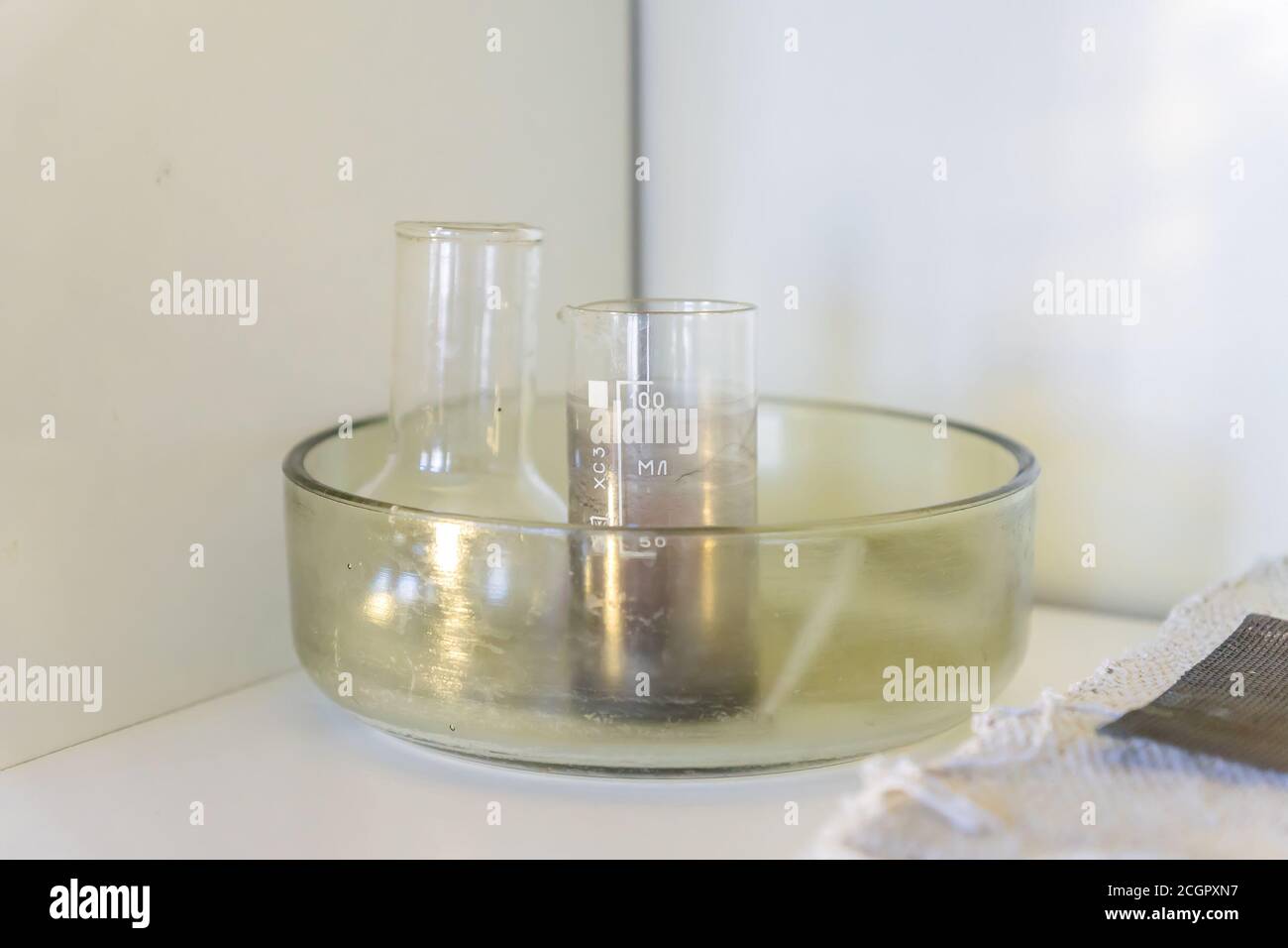 Physics equipment laboratory education elements hi-res stock ...